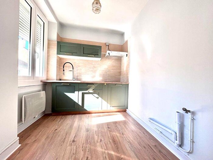 Appartement à louer - Saint Martin, Périgueux - 2 pièces - 1 chambre