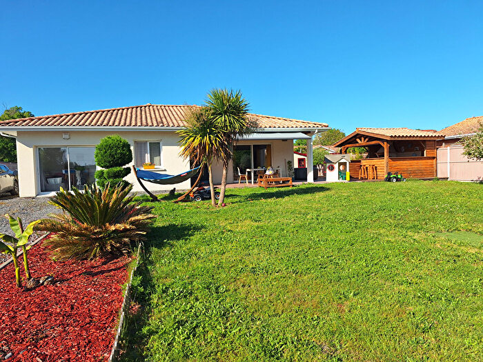 Maison à vendre - Salles - 5 pièces - 4 chambres