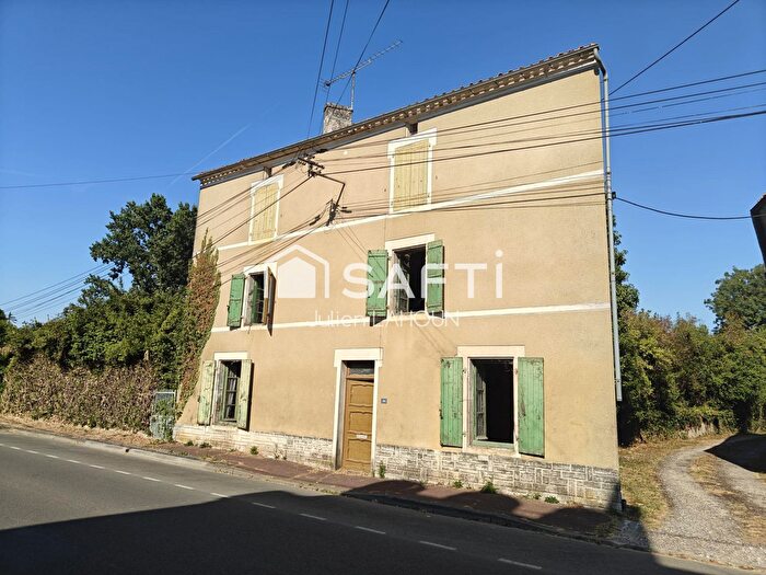 Maison 5 pièces à Gourville, à vendre