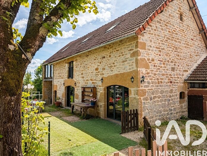 Maison 13 pièces à vendre à Saillac