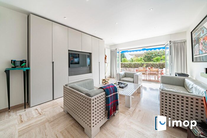 Appartement à vendre - Menton, Hôtel de Ville, Vieille Ville, Musée, Madone, Carnolès - 3 pièces - 2 chambres