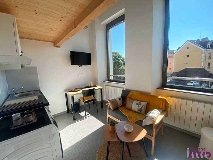 Appartement à louer - Belfort, Centre-ville, Fb de Montbéliard - 1 pièce - 1 chambre