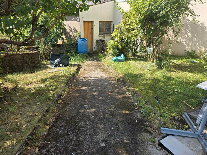 Maison à vendre - Sainte-Marie-aux-Chênes - 4 pièces - 3 chambres