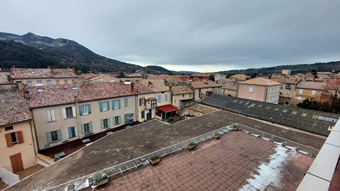 Appartement à louer - Nyons - 3 pièces - 2 chambres