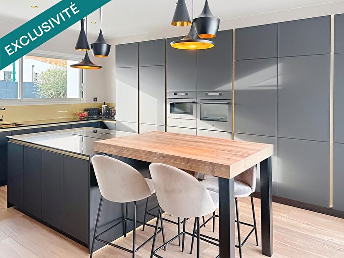 Maison 8 pièces à vendre à Champigny