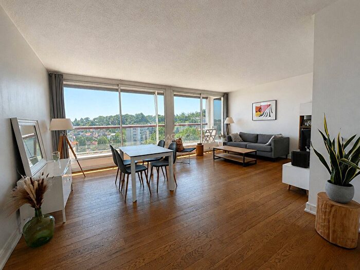 Appartement 6 pièces à Centre-La Prairie, Ville-dAvray, à louer