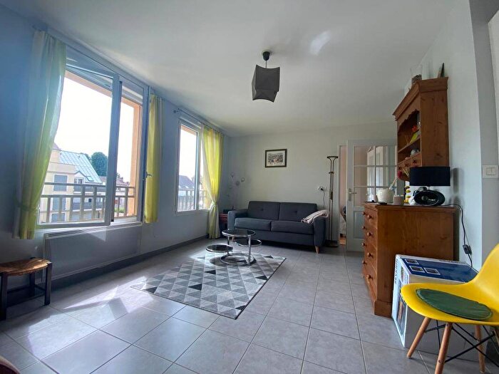 Centre Ville Centre et Nord, Coulommiers : Appartement 2 pièces à louer
