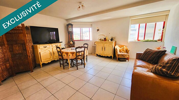 Appartement à vendre - Aubagne, Centre-ville, Beaumond - 3 pièces - 2 chambres