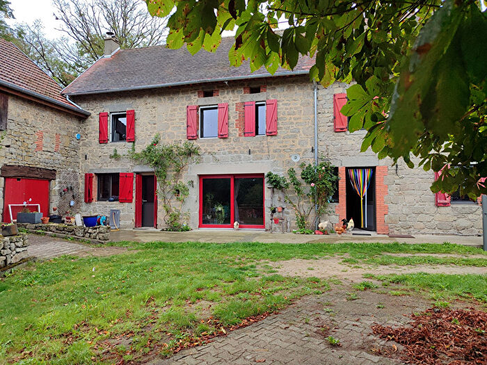 Maison à vendre - Saint-Médard-la-Rochette - 6 pièces - 5 chambres