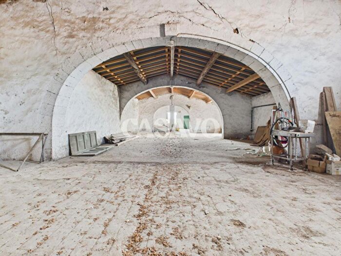 Maison à vendre - La Fare-les-Oliviers - 18 pièces - 3 chambres