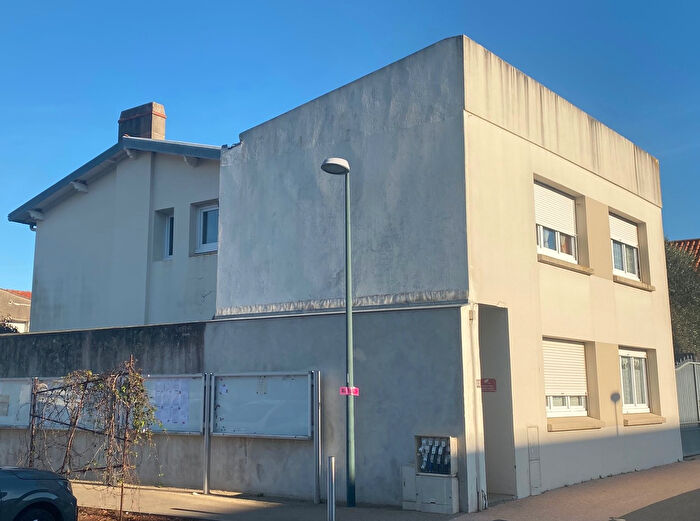 Maison à vendre - Challans, Centre-ville - 7 pièces - 4 chambres