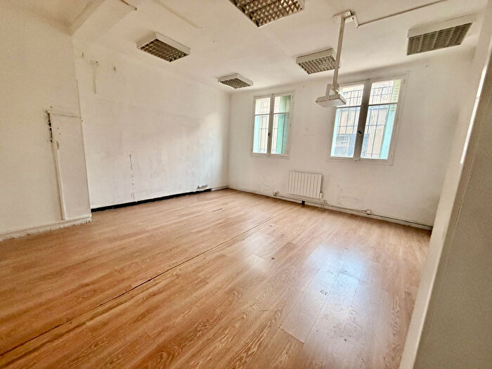 Appartement à vendre - Marseille e , Saint-Pierre - 3 pièces - 3 chambres