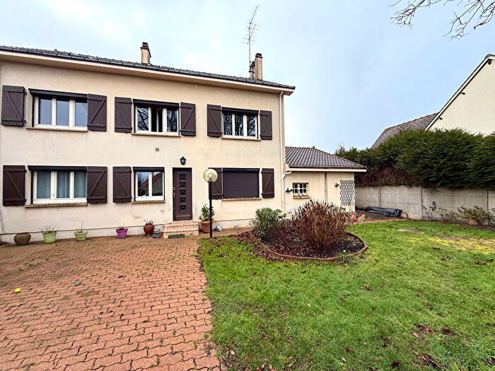 Maison à vendre - Magny-les-Hameaux - 9 pièces - 6 chambres