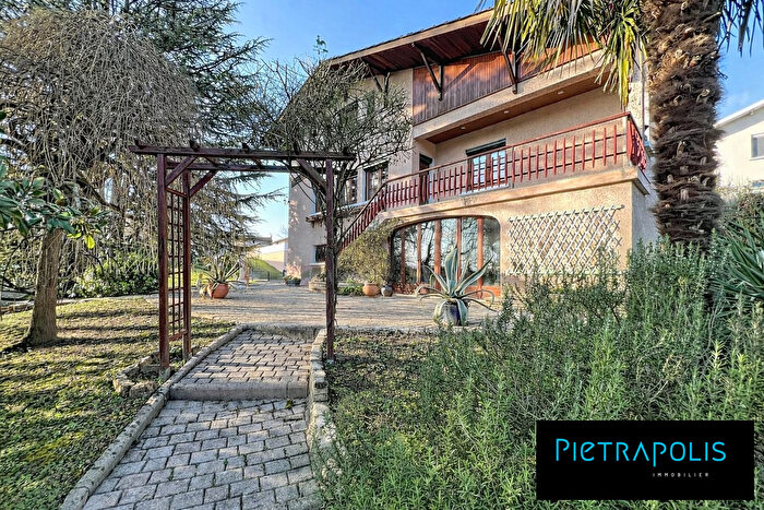 Maison à vendre - Neuville-sur-Saône - 8 pièces - 6 chambres