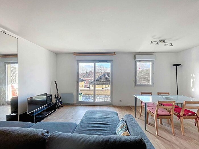 Appartement à louer - Bondy, La Mare à Veuve - 3 pièces - 2 chambres