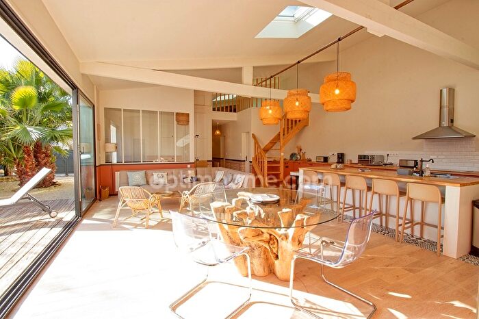 Maison à vendre - Dolus-dOléron - 9 pièces - 7 chambres