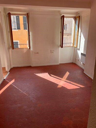 Appartement à louer - Partie Sud-Collet-Redon-Vauses-Testavins, Le Muy - 2 pièces - 1 chambre