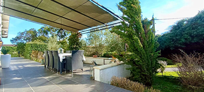 Maison à vendre - Lamarque - 6 pièces - 5 chambres