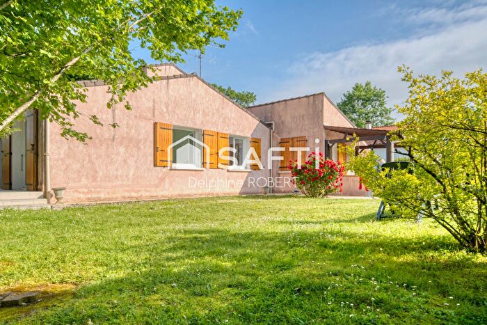 Saint-Georges-des-Coteaux : Maison 7 pièces à vendre