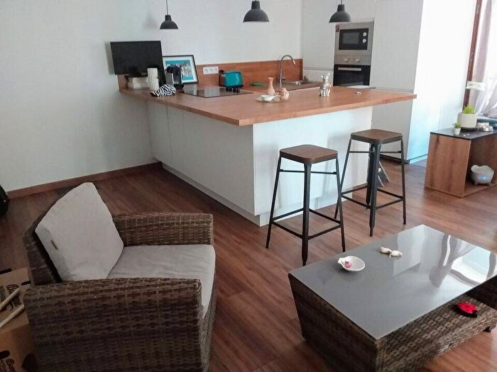 Appartement à louer - Cerisaie-Pont dAups-Sainte Cile-Beaussaret, Draguignan - 3 pièces - 2 chambres