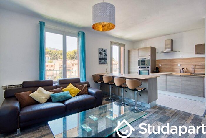 Appartement à louer - Belle de Mai, Marseille ème arrondissement - 5 pièces - 4 chambres