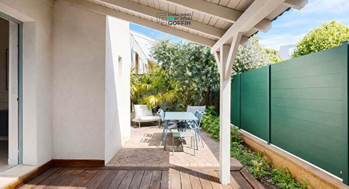 Maison à vendre - Villeurbanne, Les Poulettes - 6 pièces - 4 chambres