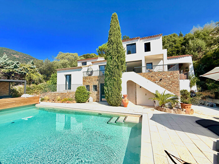 Maison à vendre - Cavalaire-sur-Mer, Le Parc- Frais Vallon, Le Jas - 6 pièces - 4 chambres