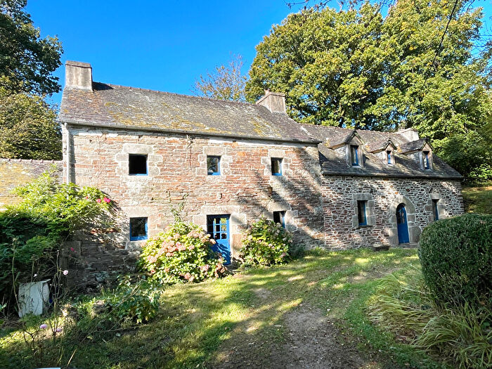 Maison à vendre - Berrien - 8 pièces - 6 chambres