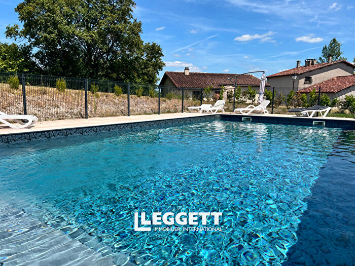 Appartement à vendre - Aubeterre-sur-Dronne - 3 pièces - 2 chambres