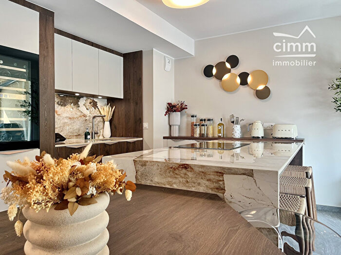 Appartement à vendre - Challes-les-Eaux - 4 pièces - 3 chambres