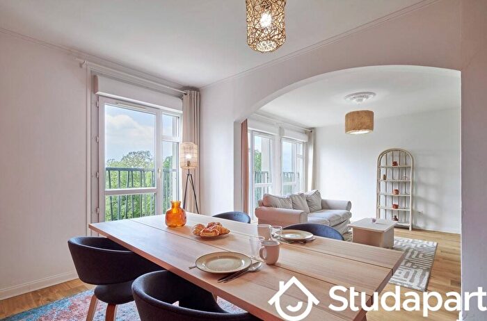 Appartement à louer - Barbâtre-Saint Remy-Verrerie, Reims - 1 pièce - 3 chambres