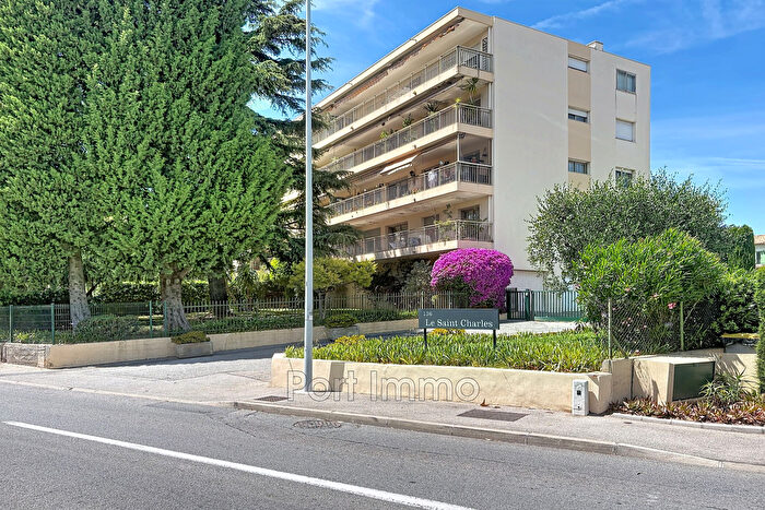 Saint-Laurent-du-Var, Jacquons, Plateaux Fleuris : Appartement 2 pièces à vendre