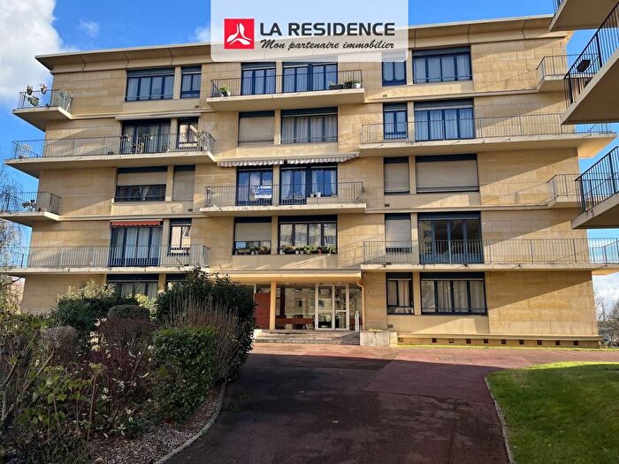 Appartement à vendre - Mantes-la-Jolie, Centre-ville - 2 pièces - 1 chambre