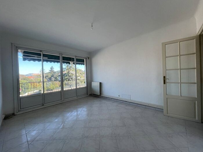 Appartement à louer - Aubagne - 3 pièces - 2 chambres