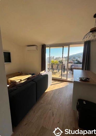 Appartement 2 pièces à louer à La Mer-Le Puadon-Cannes Eden, Vallauris