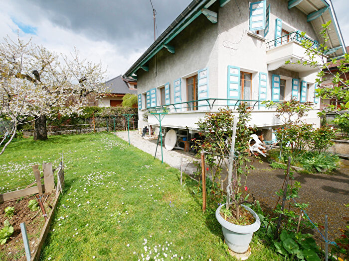 Appartement à louer - Cran-Gevrier, Centre-ville, Le Vernay, Les Iles - 4 pièces - 3 chambres