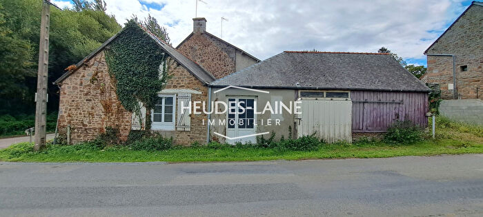 Saint-Georges-de-Reintembault : Maison 2 pièces à vendre