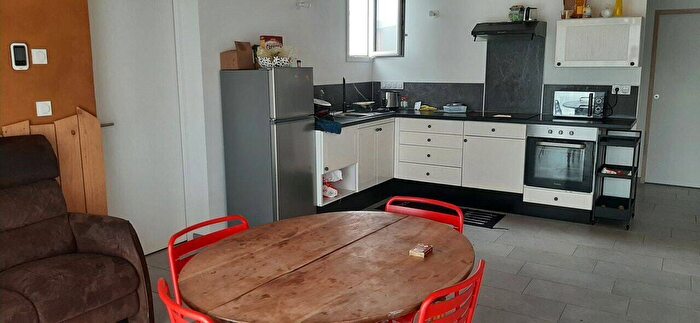 Maison à louer - Le Bourg sous la Roche-Coteau, La Roche-sur-Yon - 3 pièces - 2 chambres