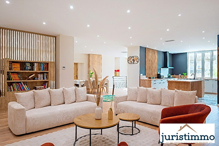 Maison à vendre - Orange, Colline, Etang - 7 pièces - 5 chambres