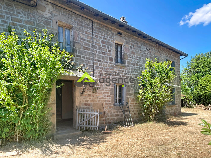 Saint-Yrieix-la-Montagne - Maison 5 pièces à vendre