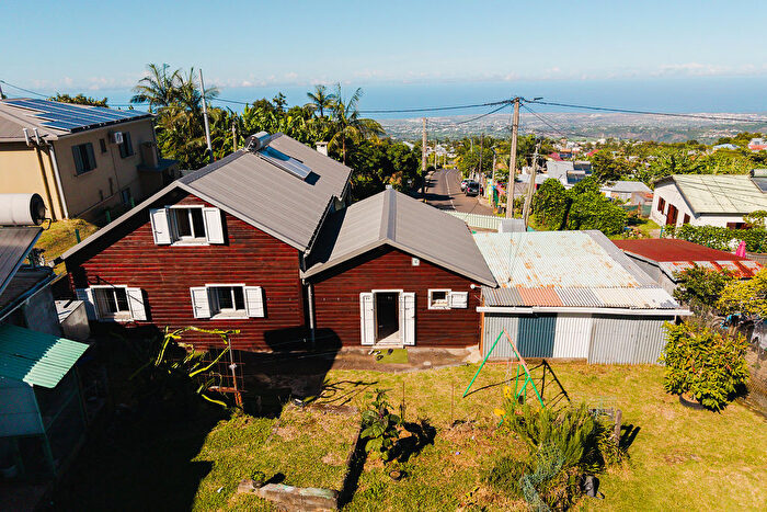 Maison à vendre - Le Tampon, Pont dYves - 7 pièces - 5 chambres