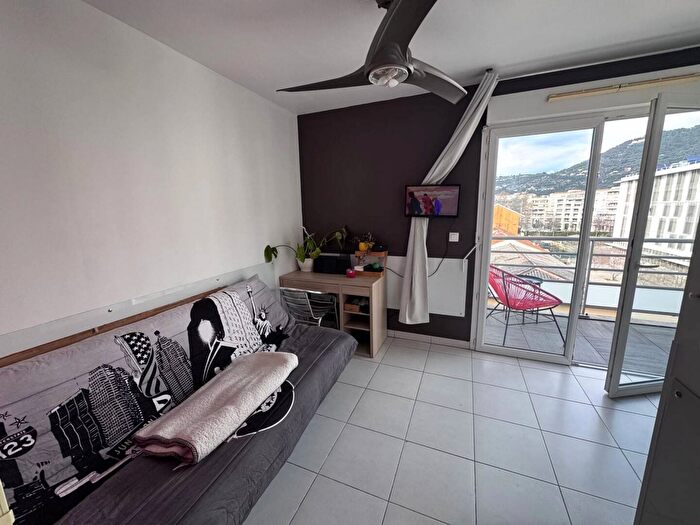 Appartement à louer - Saint Roch, Nice - 1 pièce