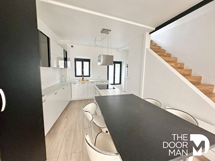 Maison à vendre - Noisy-le-Roi - 6 pièces - 5 chambres