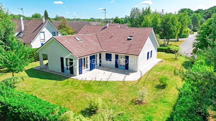 Maison à vendre - Ozoir-la-Ferrière, Vieux village, Armainvilliers, Notre Dame - 9 pièces - 6 chambres