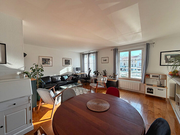 Nanterre, Centre-ville : Appartement 3 pièces à vendre
