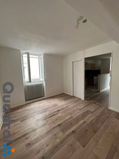 Maison à louer - Bourgoin-Jallieu, Plambourgoin, Chemins - 5 pièces - 3 chambres