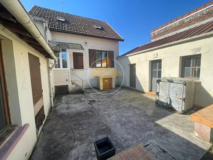 Maison 5 pièces à Fargniers, Fargniers, à vendre