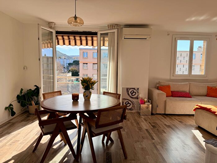 Appartement à vendre - Marseille e , Pont de Vivaux - 3 pièces - 2 chambres