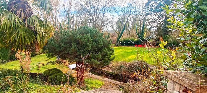 Maison à vendre - Nonancourt - 10 pièces - 6 chambres