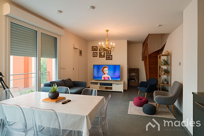 Appartement à vendre - Stains, Les Trois Rivières - 5 pièces - 3 chambres